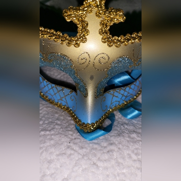 Masq Studio | Accessories | Masq Studio Venetian Feathered Gold ...